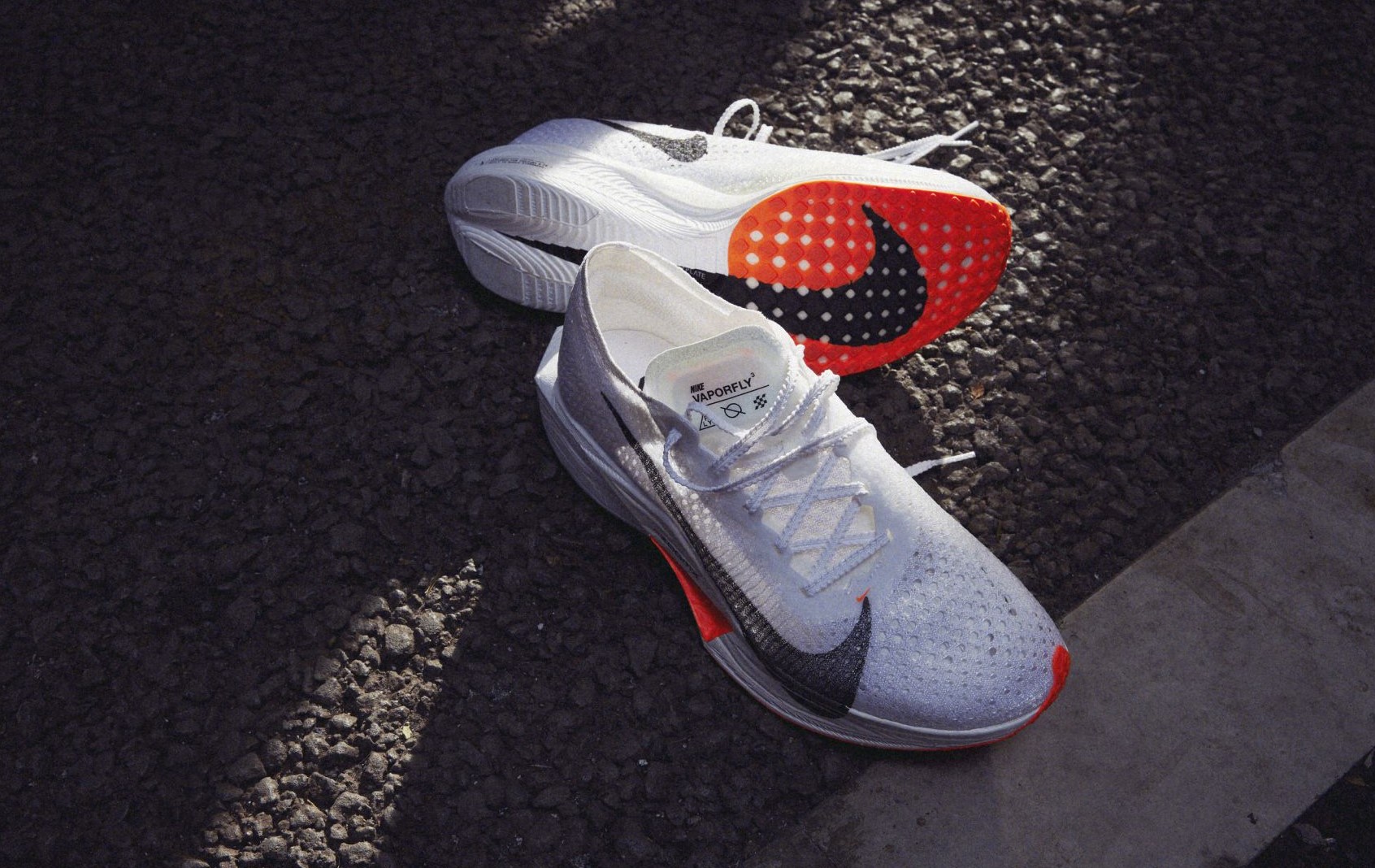 「ナイキ」ランニングからオールラウンドなレーシングシューズ「ナイキ ヴェイパーフライ 3 プロト」発売 | シューズポストオンライン｜シューズ ...